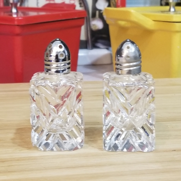 Dining | Crystal Cut Glass Miniature Salt And Pepper Shakers Set Of 2 ...